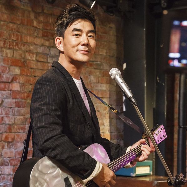 Richie Ren ⚜ Online songs and bio of the artist — mdundo.com